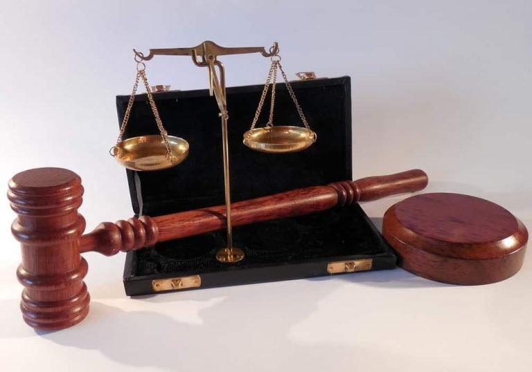 Hukum di Indonesia - Jenis, Pengertian dan Contoh