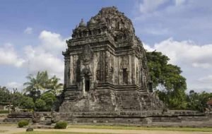 Candi Buddha di Indonesia: Banyunibo · Borobudur · Kalasan...