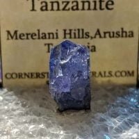 Tanzanite adalah Batu Permata Langka Berwarna Biru dan Keunguan
